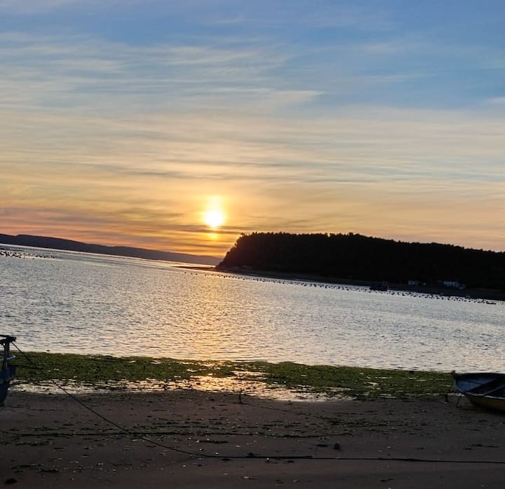 Casa Uso Familiar Frente A La Playa - Queilen