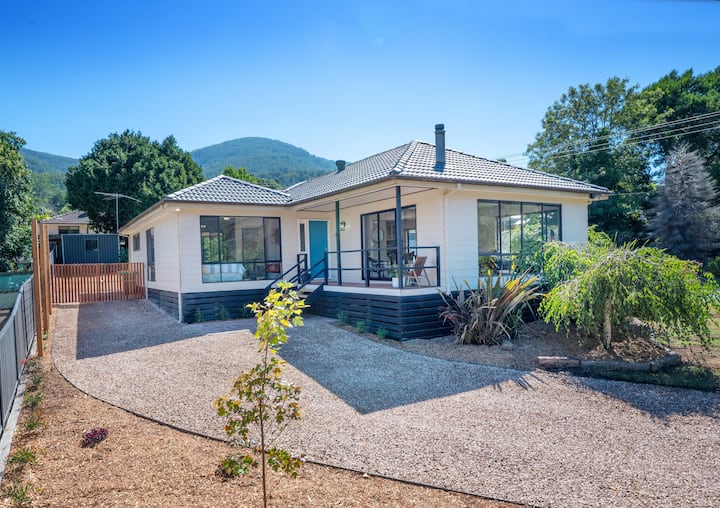 The Brightside In Warburton - Warburton