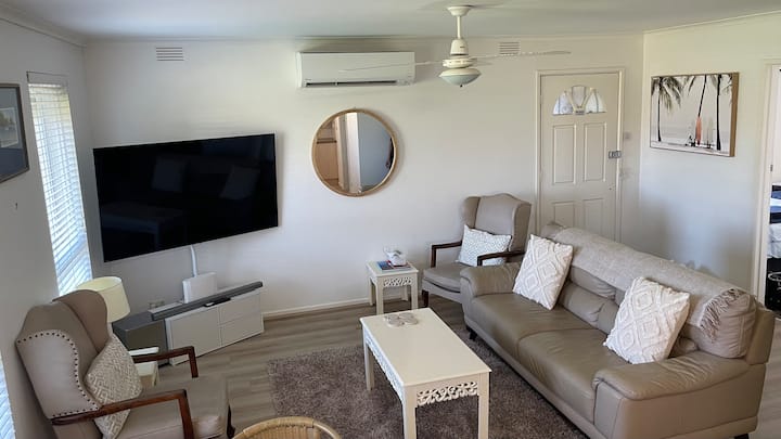 Two Bedroom Unit In The Perfect Location! - Sorrento