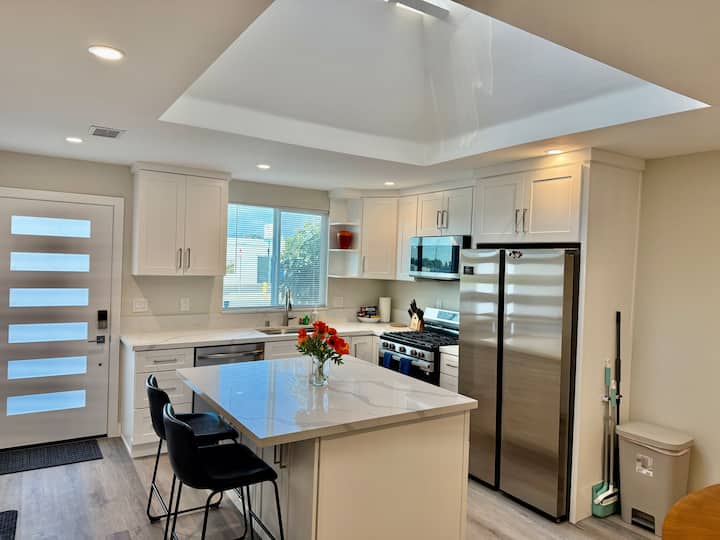 3 Bedrooms, Family Friendly; 10 Min From Disney! - Buena Park, CA