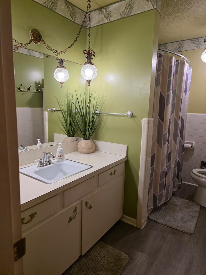 Cozy Cottage In Quiet Neighborhood - Little Rock, AR