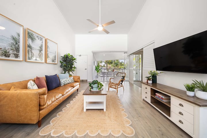 Elevated Noosa Escaperiverside Living With Pool - 누사 셔