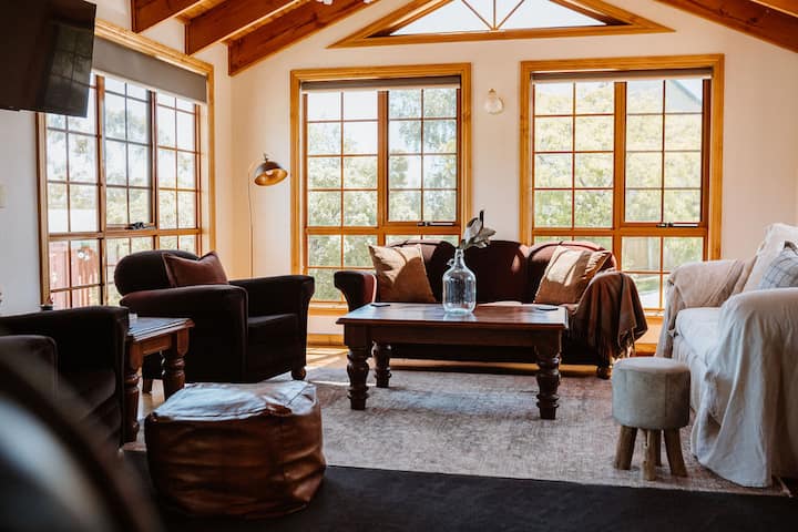 Cottage Grove - Close To Town & Cute As A Button - Saint Helens