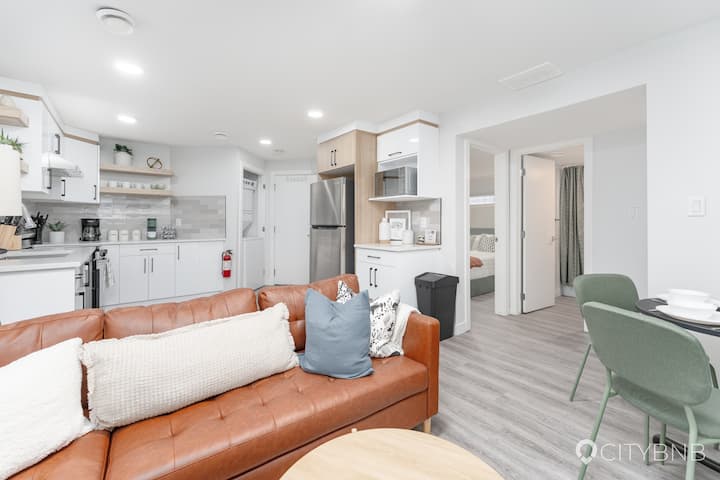 Ellerslie Suite | 2 Bdrm | Sleeps 4 - Canada