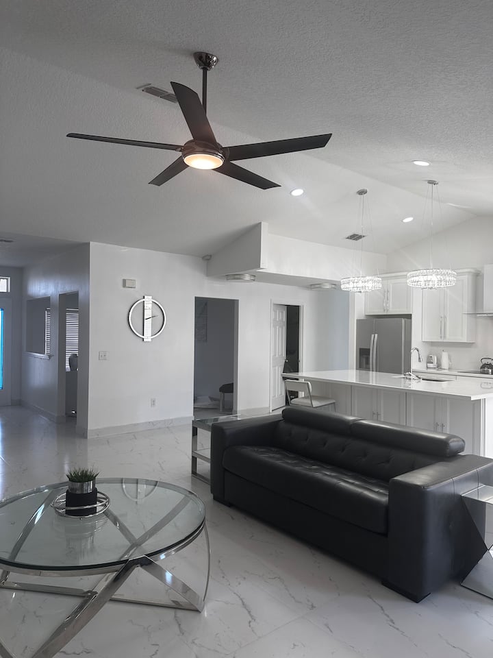 Open Floor, Spacious, Perfect For Entertainment . - ポートセントルーシー, FL