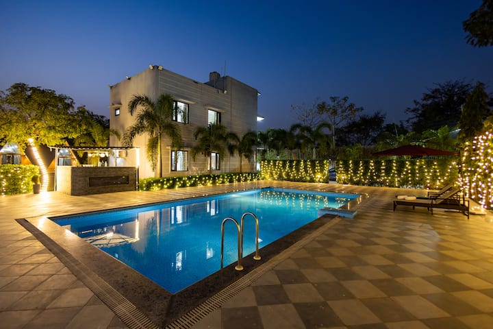 Retreat W/ Common Pool & Gazebo | Pet-friendly - Faridabad