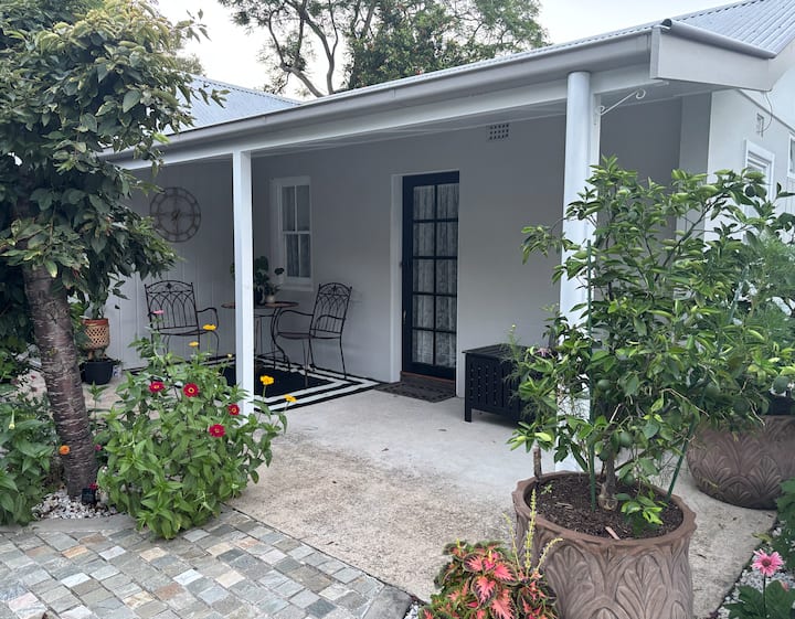 The Gardener's Cottage - Springwood