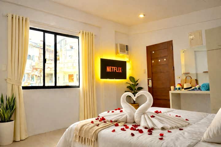 Boracay Luxe | Station 2 • Steps To D’mall - Malay