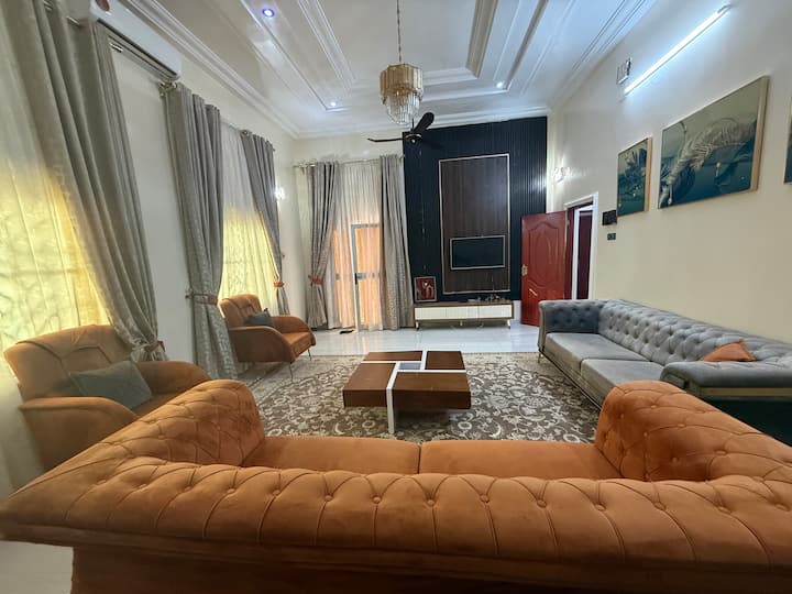 La Maison Du Bonheur, Calme, Propre Et Confortable - Niamey