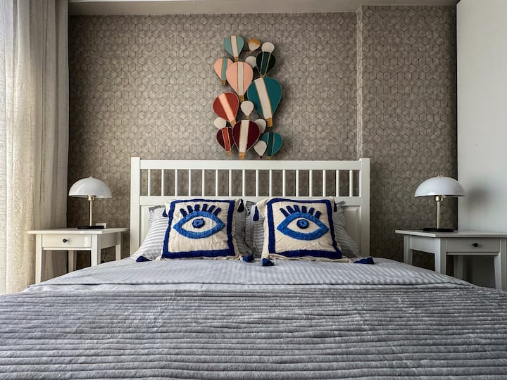 Chic 2br City Center Flat | Walk To Old Town &Tram - Antalya