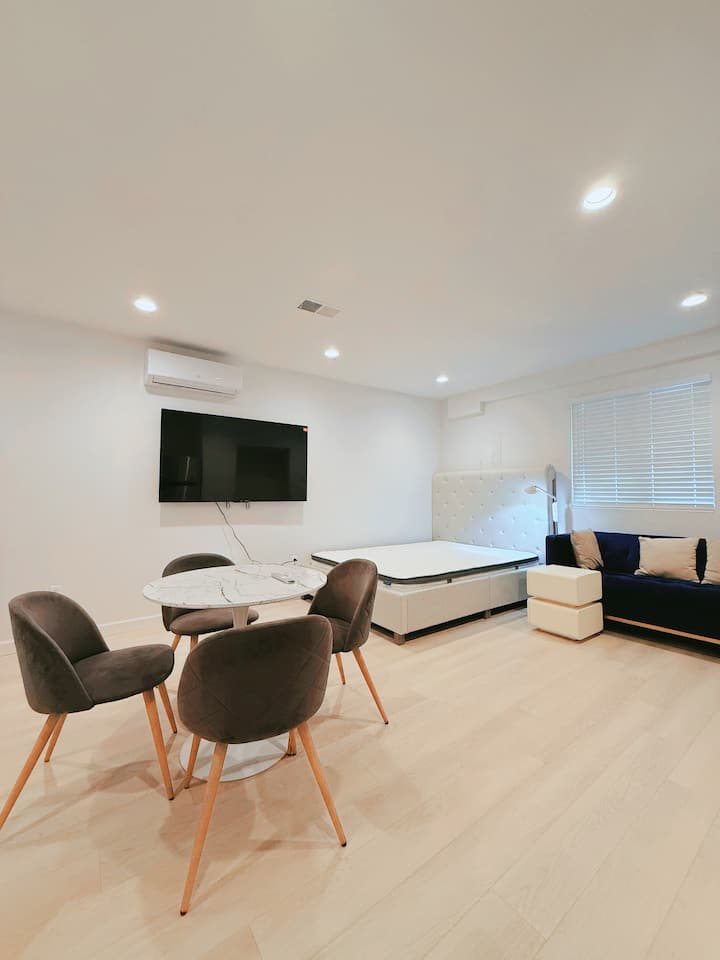 Newly Remodeled Studio! Own Private Entrance - West Covina, CA