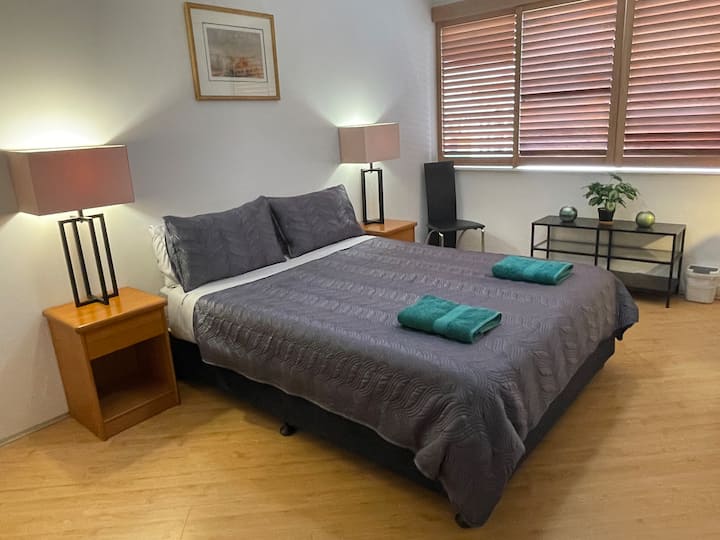 Secure, Spacious Apartment On Brisbane’s Cbd Edge - Brisbane