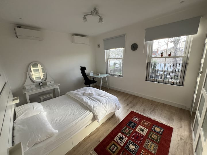 Your Kingston Base | Stylish Room For Two - Kingston upon Thames
