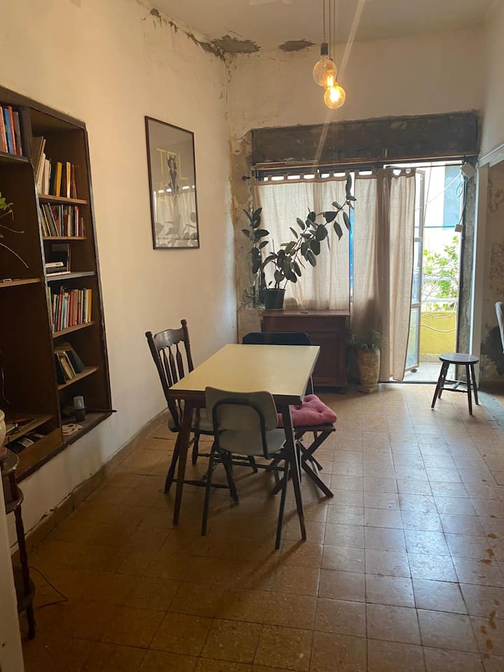 Charming Apartment Near Levinski Market - Tel Aviv
