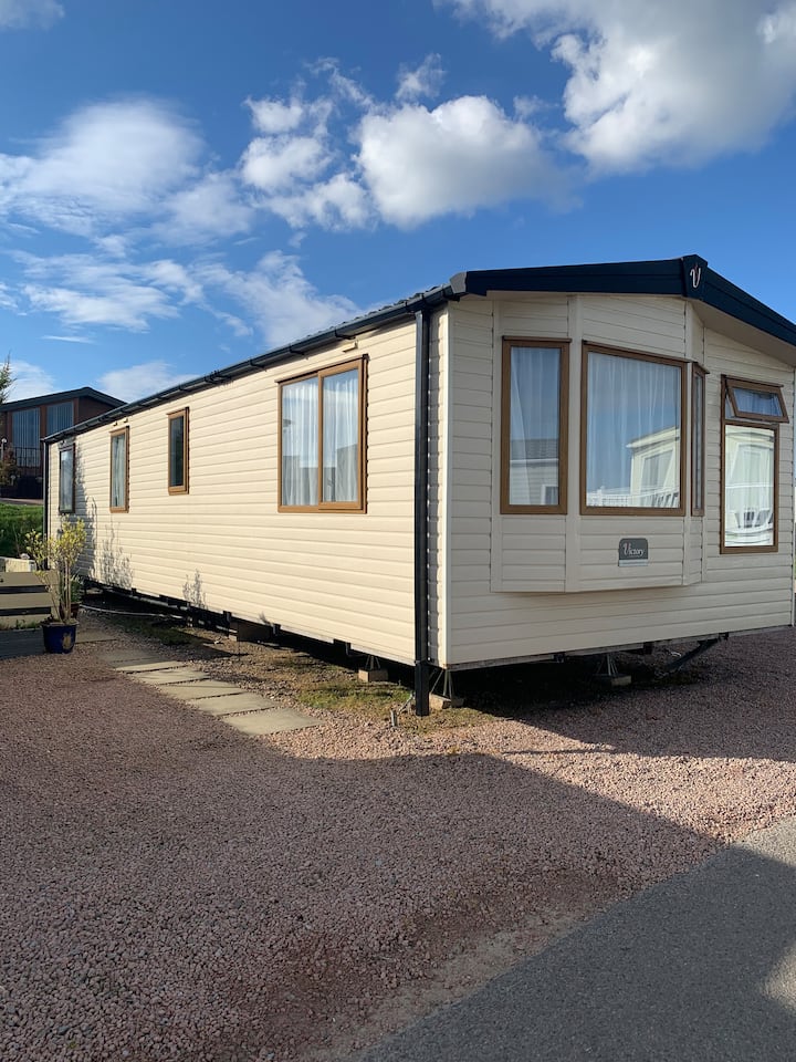 The Seaside Sanctuary (L1) - Elgin