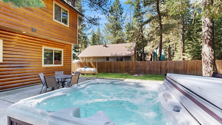 Charming Mccall Cabin | Hot Tub & Fenced Yard - McCall, ID