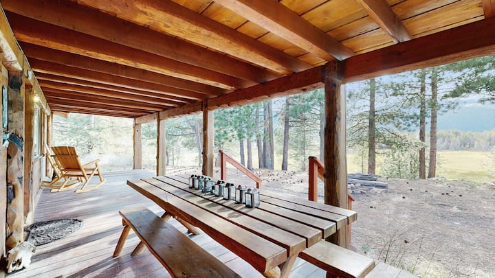 Family Cabin Retreat | Sleeps 10, River Access - Donnelly, ID