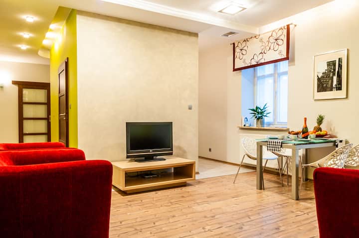 Piotrkowska. 2 Sypialnie/2 łAzienki. Klimatyzacja - Polonia