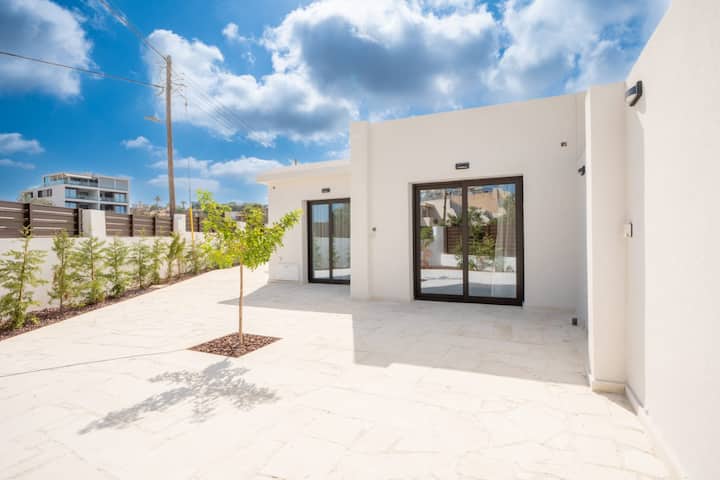 New Bungalow + Community Pool 400m To Venus Beach - Paphos