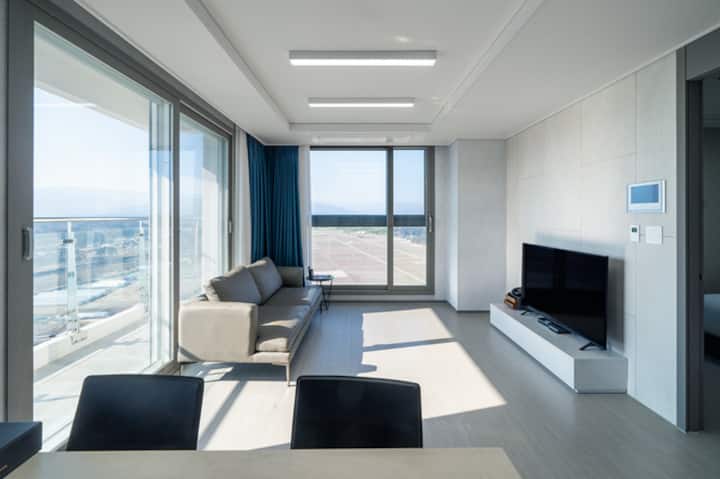 컨피네스오션스위트
이그제큐티브마운틴스위트 - 江陵市