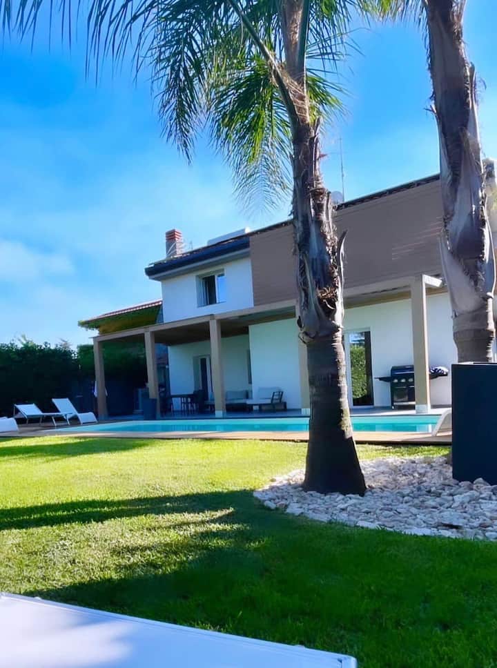 Villa India: Piscina Privata Tra L'etna E Il Mare - Trecastagni