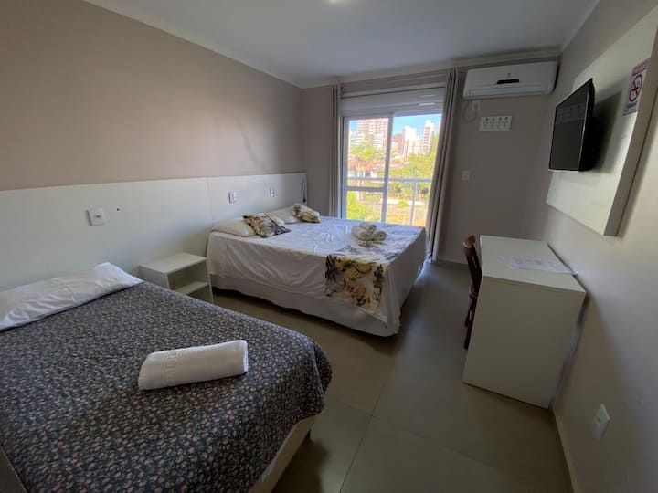 Standard Triplo Com Sacada Cidade - Torres