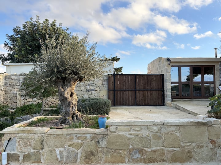 Buskett Forest Cabin Near Dingli Cliffs - Malta