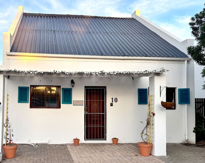 Casa Alento - Spacious Family Home | Sleeps 8 - Grotto Bay