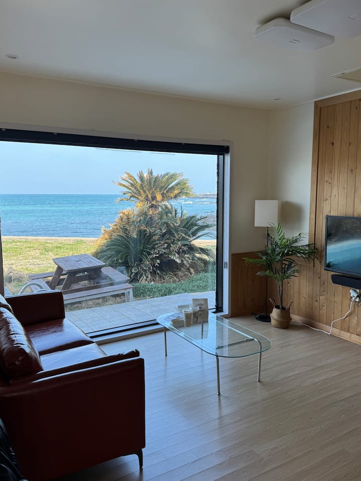 김녕에서생긴일#1 런던베이글도보30초/김녕,함덕해수욕장차량10분/해녀촌1분/공항35분 - Jeju-si