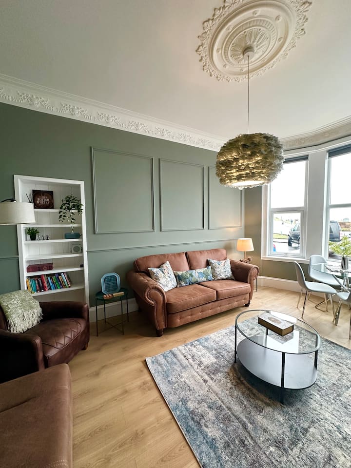 Sandringham By The Sea - Largs