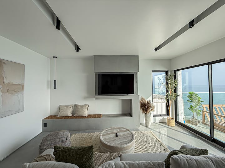 Beachfront Malibu Oasis - Malibu Lagoon State Beach, Malibu