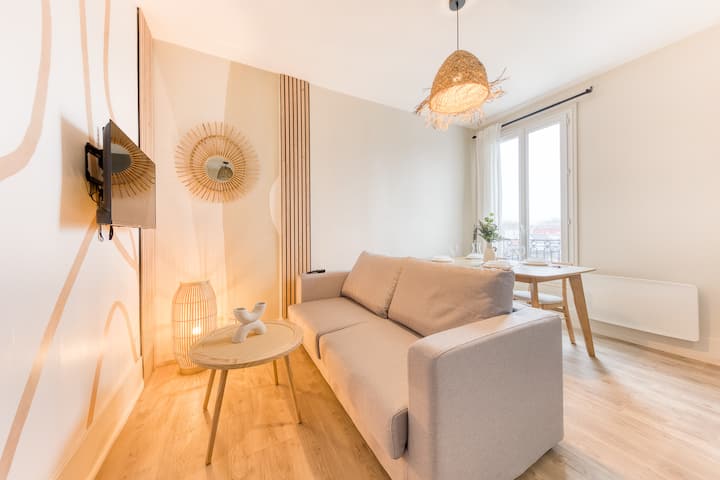 La Petite ÉChappée Saint Denis – Paris Métro Tram - 생드니