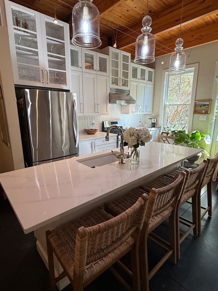 Coastal Loft In Habersham Village - Beaufort, SC