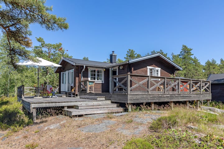 Kvällssol Och Enskilt Läge Nära Havet - Haninge