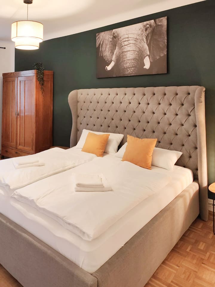 Spacious 2br, Sleeps 6, 2 Min To U1, Parking - Wien