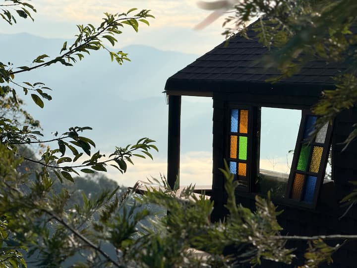 Highland Home Up In Forest, With Resort Facilities - Mae Taeng