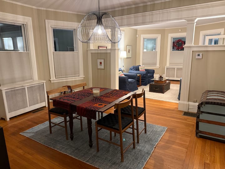 Spacious, Pretty 2 Br Near Brown, Risd, Downtown - Providence, RI