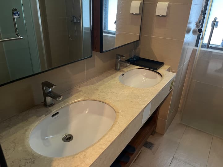 Crowne Plaza Comfort Suite - Gotha