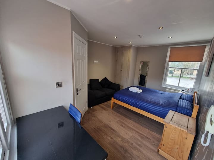 Modern Ensuite Double In Central Lincoln City - Lincoln