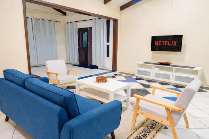 Pno Retreat - Central 3br A/c, Netflix, Free Wi-fi - Samoa