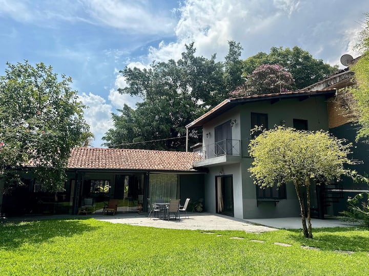 Charming & Spacious Home W/ Garden | 2br - Cotia