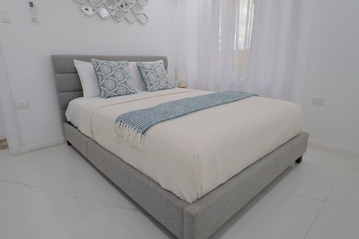 Coastal Luxe Ocean Suite I At The West Signature - Negril