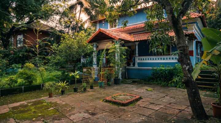 Porchimai House W/ Rooftop Plunge Pool Near Anjuna - Goa