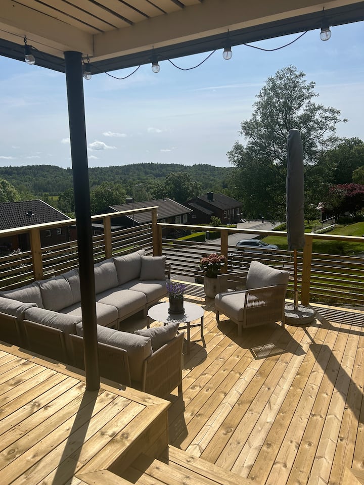 Stor Villa Med Härlig Altan I Solläge - Gothenburg