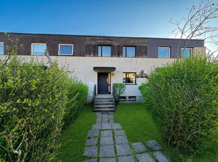 Rymligt Radhus Nära Stockholm City - Stockholm