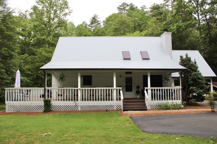 Cozy River House - Dawsonville, GA