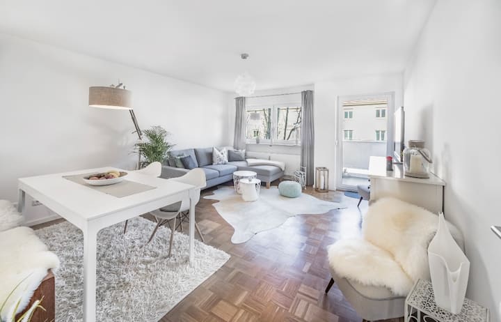 Charmantes Wohnen - 2 Balkonen & Perf. Anbindung - München