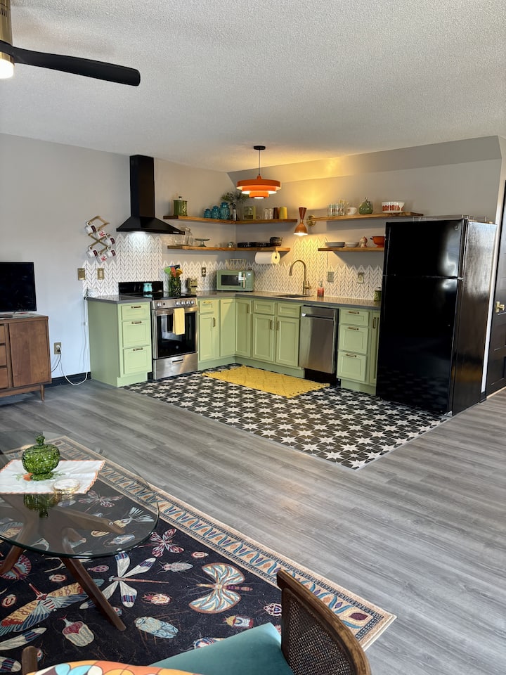 Retro Tranquility - Big Creek Lake, AL