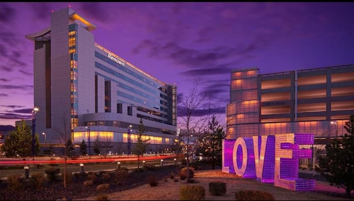 *Luxury Apt*2 Mins To Midtown*5 Mins To Casinos - Reno, NV