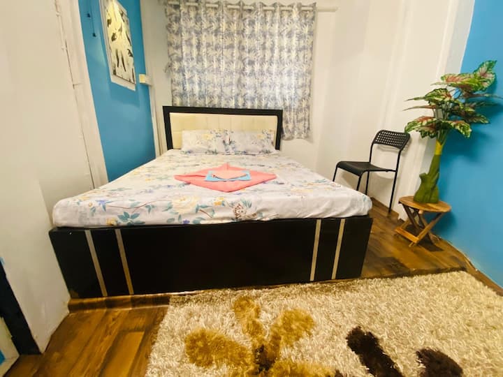 Nomad Coast House-dorms & Private Rooms In Bandra. - Mumbai